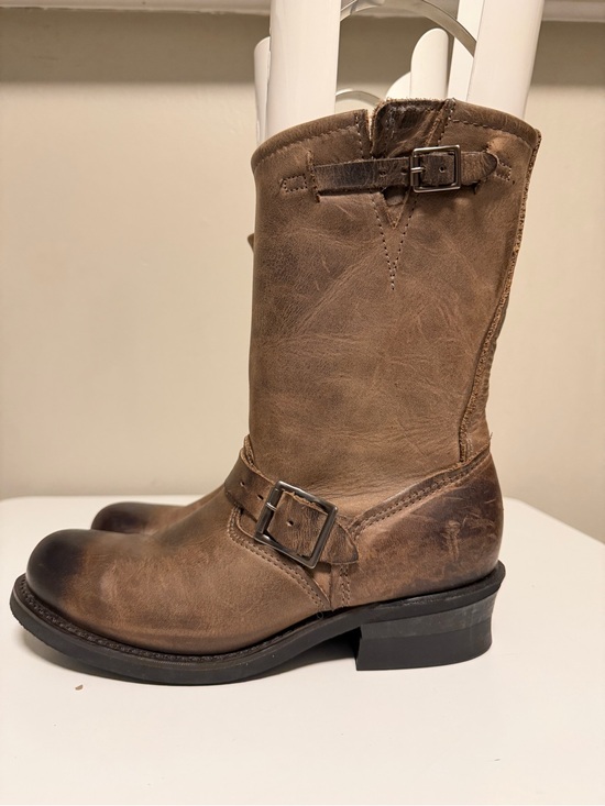 Frye | Shoes | Frye Engineer 2r Leather Biker Boots Brown Womens Us 75 ...